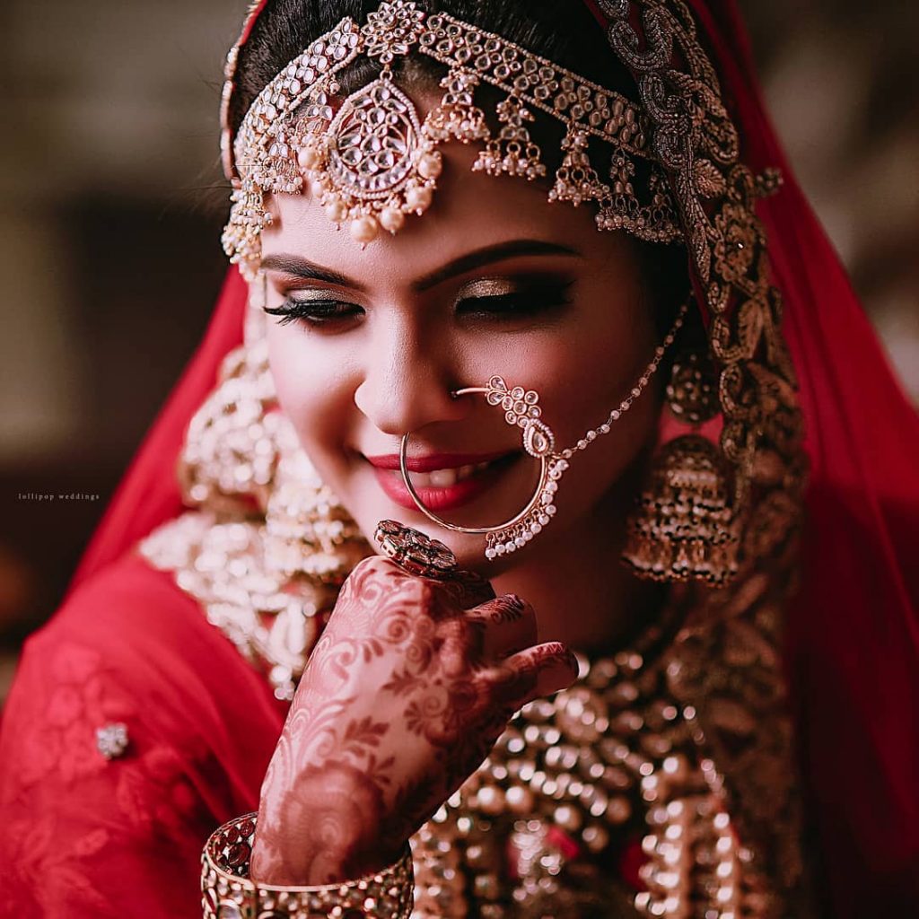 33+Bridal Naths Designs For Every Type Of #BrideToBe