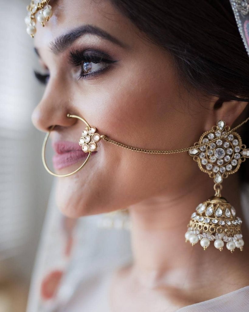 33+Bridal Naths Designs For Every Type Of #BrideToBe