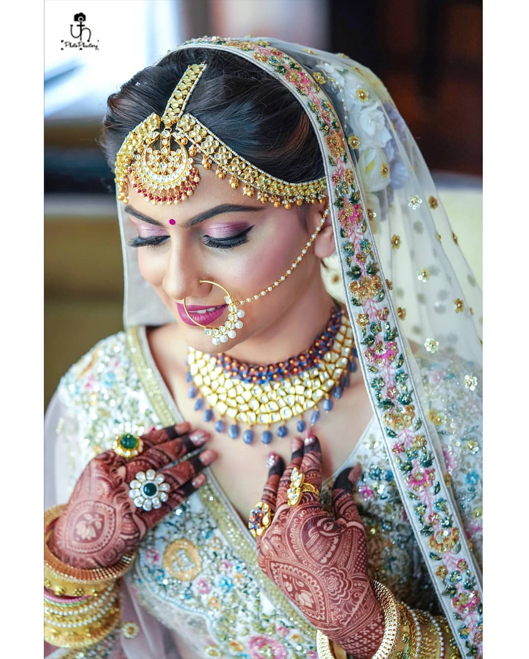 33+Bridal Naths Designs For Every Type Of #BrideToBe