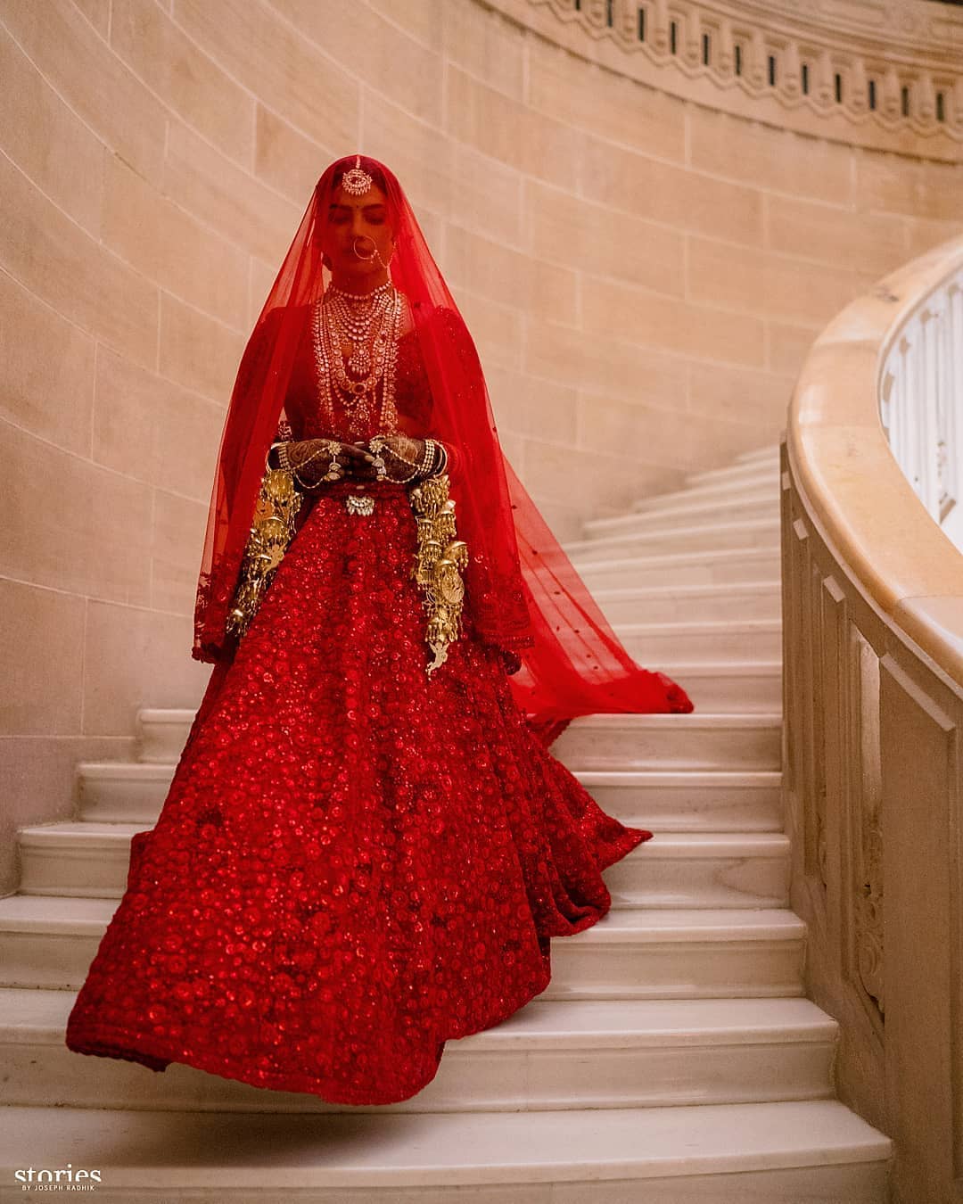Beautiful Bollywood Bride's who dazzled in Traditional Red