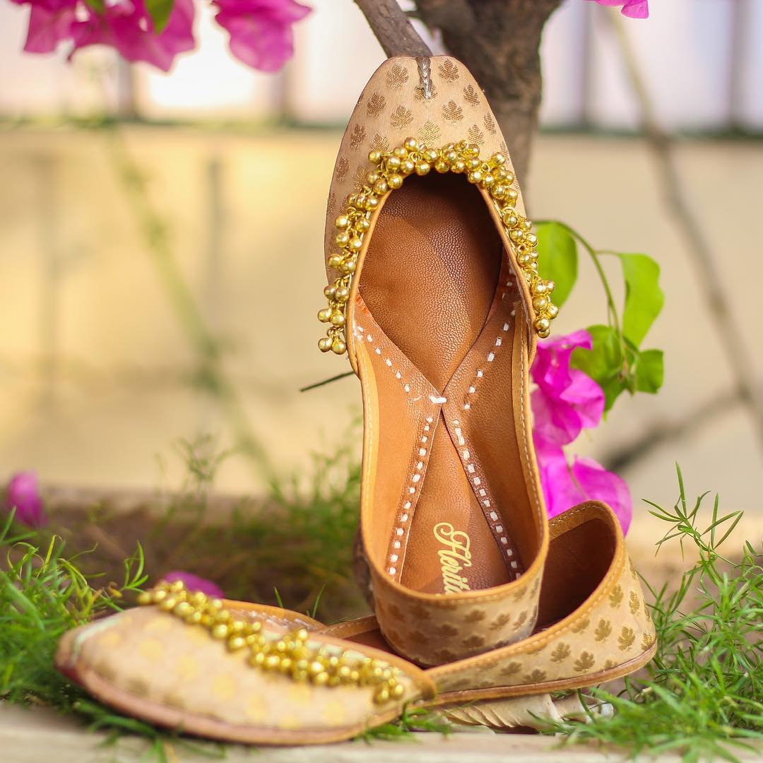 #HeritageUniquelyYours - Grace your Ethnic Wear with Stylish Punjabi Jutti