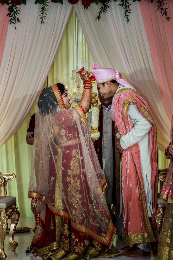 When Sindhi Chokri Meets Gujarati Dikro - Wish N Wed