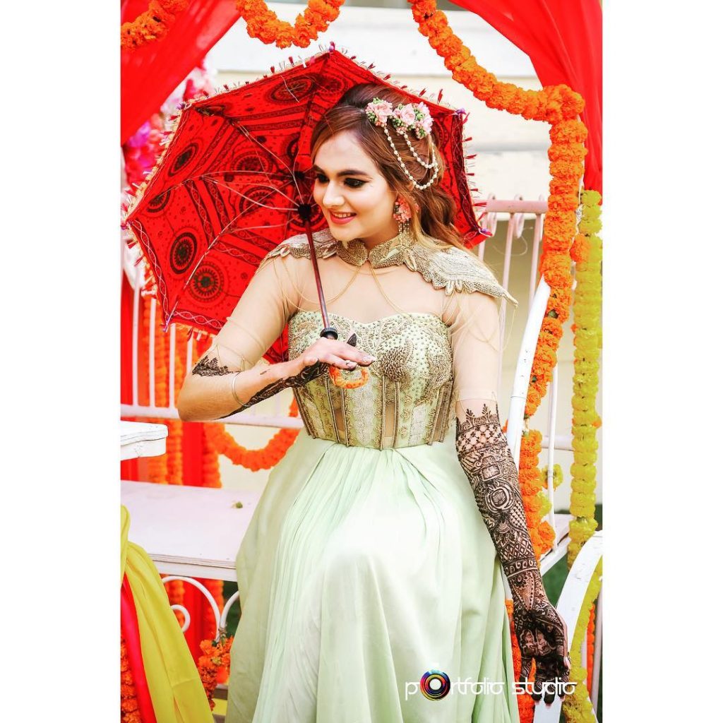 20+ Mehendi Blouse Designs That Are Ruling The Instagram - Wish N Wed
