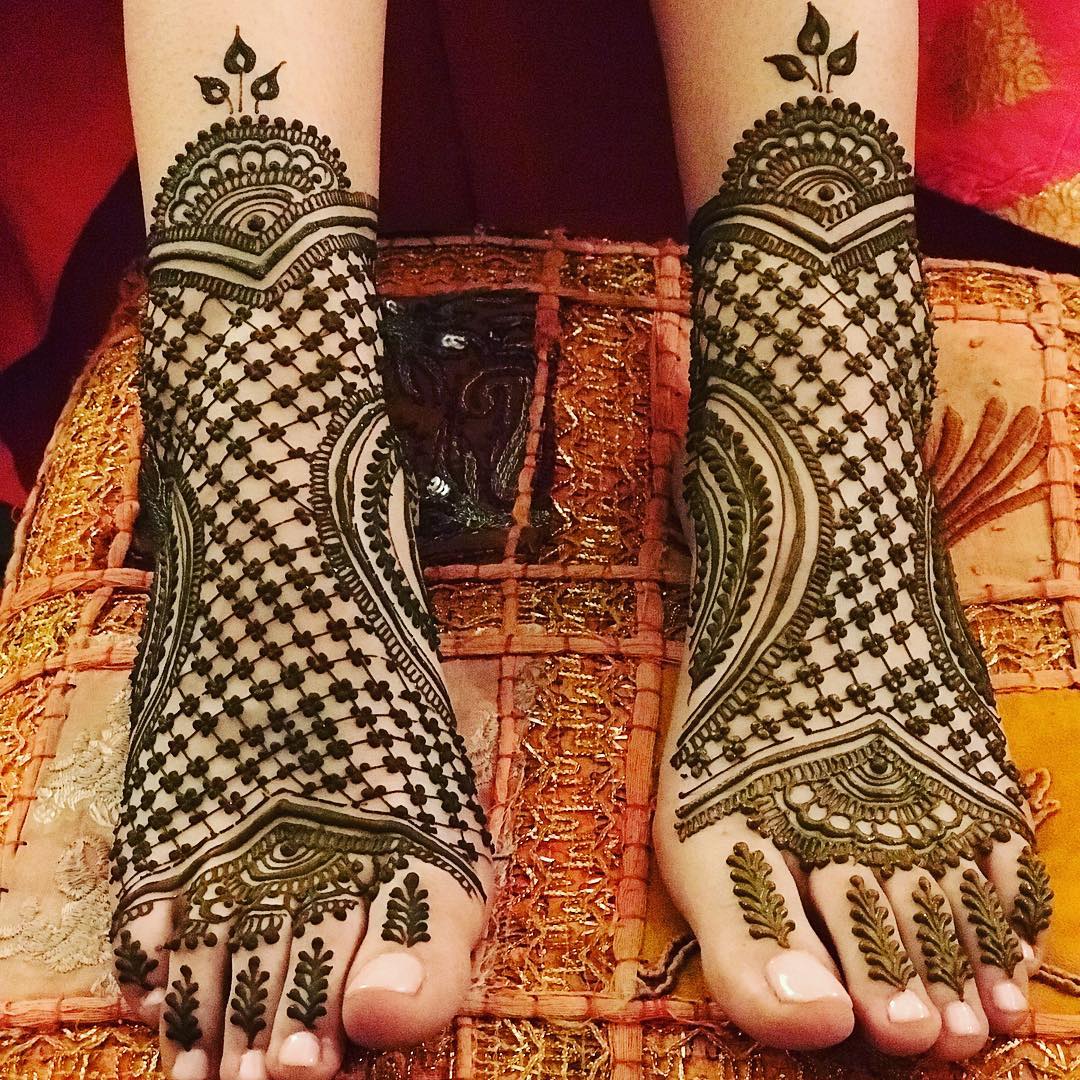 30+ Inspiration worthy Bridal Foot Mehndi Designs for 2023 Brides ...