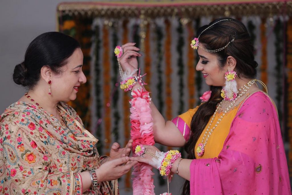 19+ Beautiful Floral Kaleere Designs Spotted On Real Brides - Wish N Wed