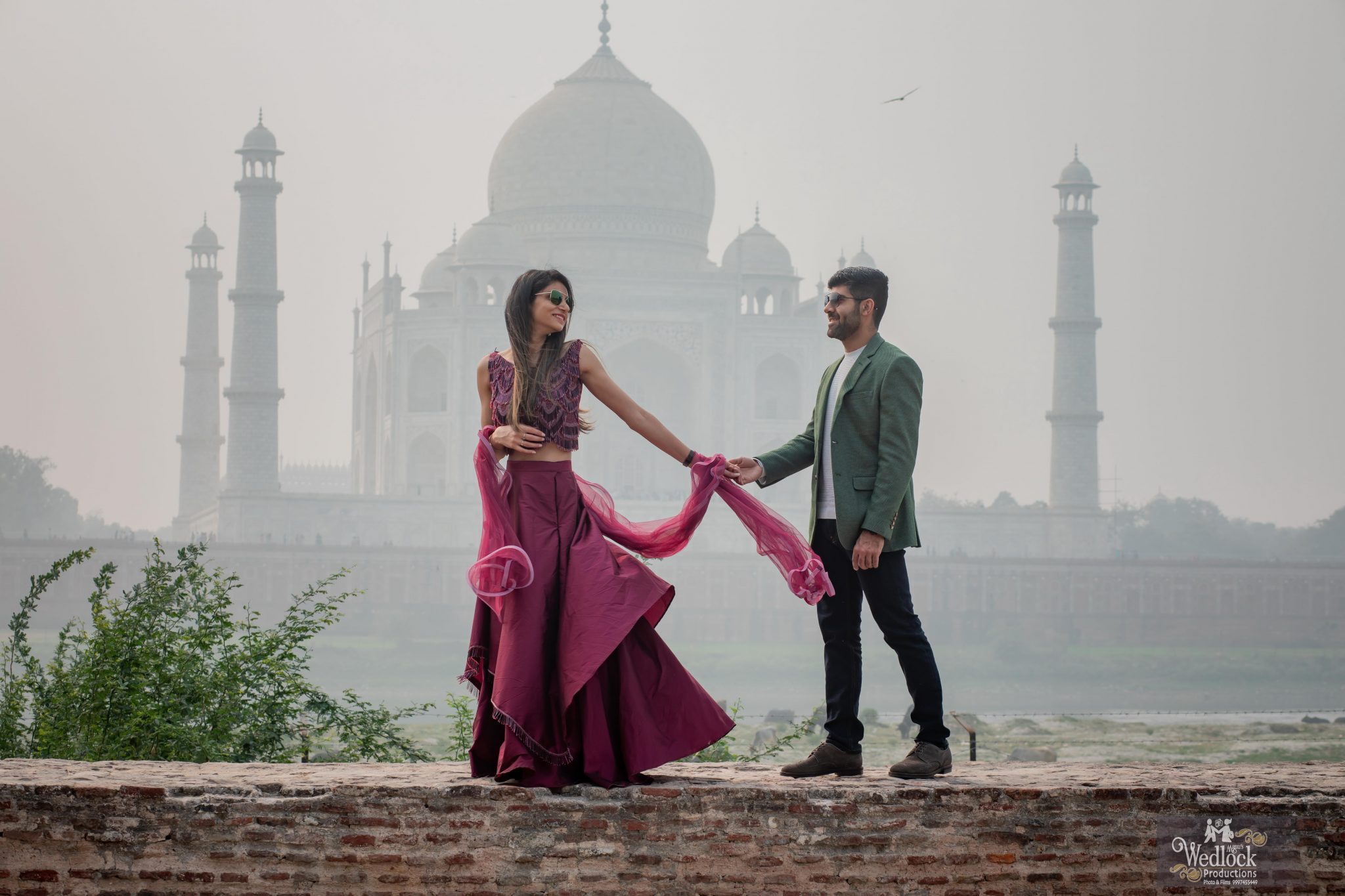 This Couple Had A Romantic Pre-Wedding Shoot At The Taj Mahal & Unique ...