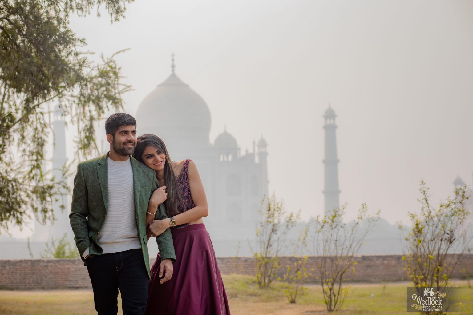 This Couple Had A Romantic Pre-Wedding Shoot At The Taj Mahal & Unique ...